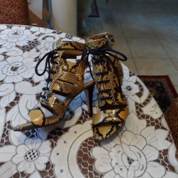 Chloe | Shoes | New Chloe September Sun Python Print Leather Lace Up ...